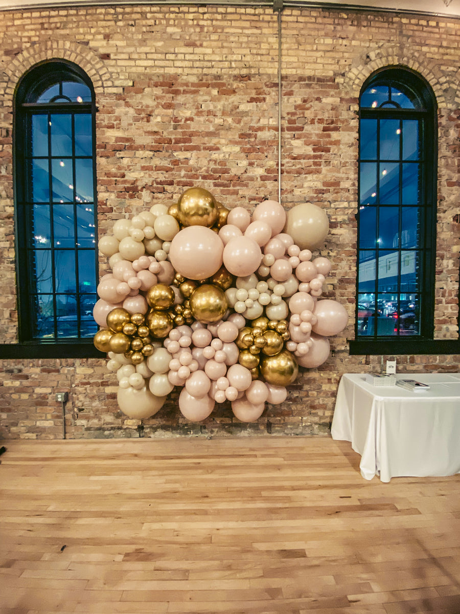 Balloon Wall – bOp Balloons