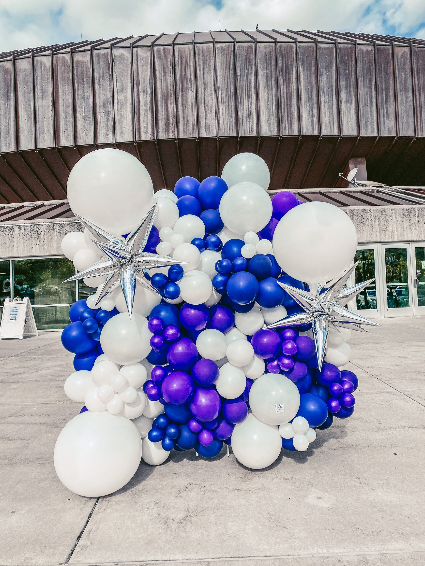 Balloon Wall – bOp Balloons